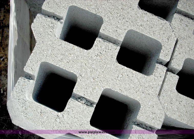 Pallet of Pavestone Grasstone I standard pavers in New Braunfels, TX ...