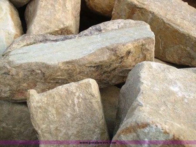 Tumbleweed tan rubble in New Braunfels, TX | Item 2322 sold | Purple Wave