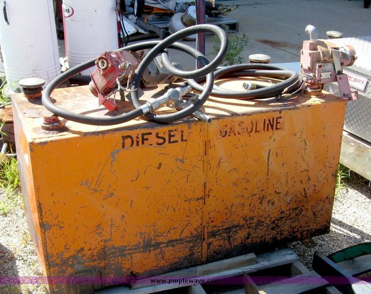 Two compartment fuel tank in Hutchinson, KS | Item 5285 sold | Purple Wave