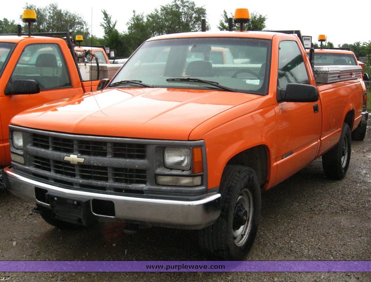 1998 Chevrolet C2500 pickup truck in Chanute, KS | Item 6852 sold ...