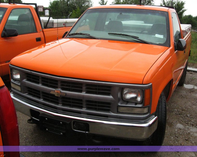 1998 Chevrolet C2500 pickup truck in Chanute, KS | Item 6854 sold ...