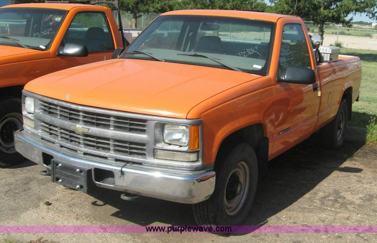 1998 Chevrolet C2500 pickup truck in Garden City, KS | Item 8436 sold ...