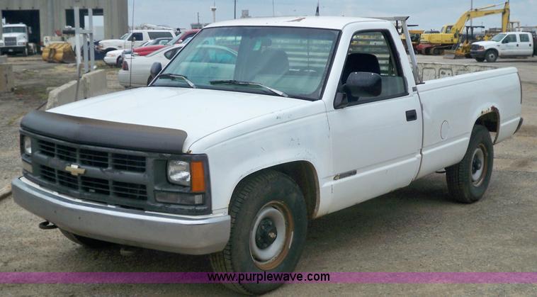 1994 Chevrolet C2500 in Derby, KS | Item 3446 sold | Purple Wave