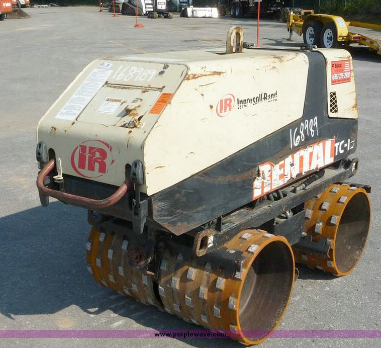 2002 Ingersoll Rand TC-13 remote control trench compactor in O'Fallon ...