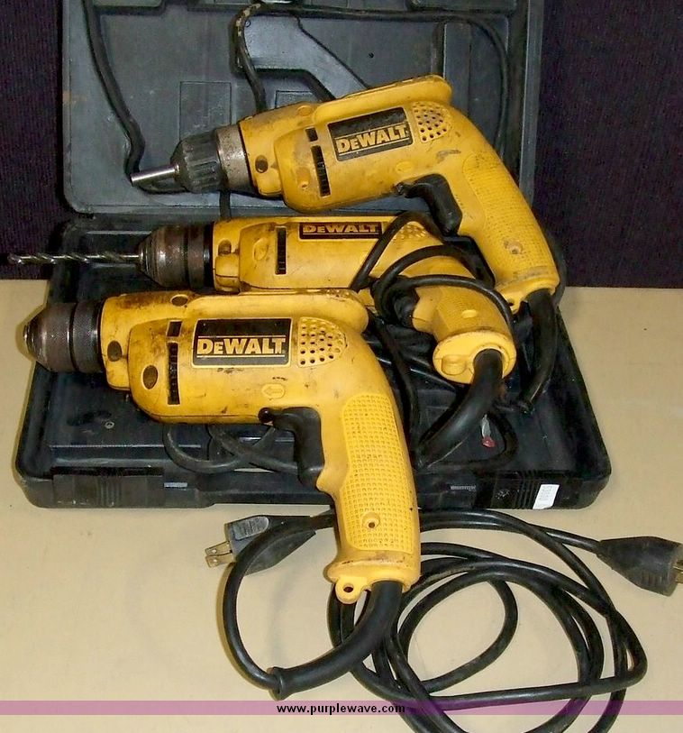 (3) DeWalt VSR drills in Manhattan, KS | Item 6429 sold | Purple Wave