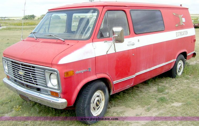 1976 Chevrolet Van in Syracuse, KS | Item 8788 sold | Purple Wave