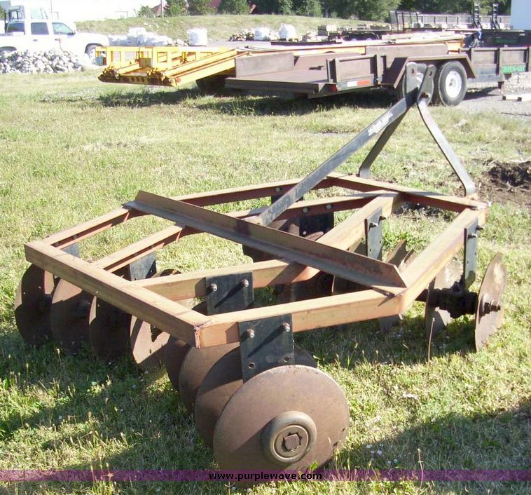 5' three point disk in Wichita, KS | Item 7612 sold | Purple Wave