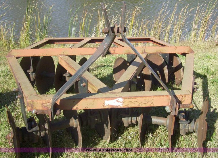 5' three point disk in Wichita, KS | Item 7612 sold | Purple Wave