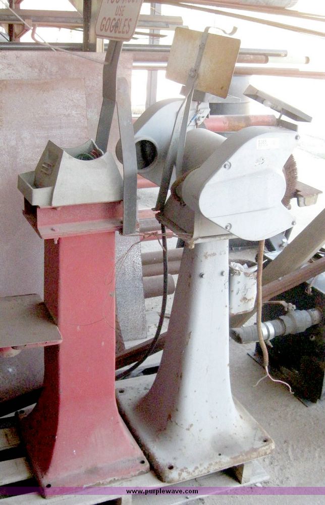 Pedestal for 10" grinder in Hutchinson, KS | Item 5385 sold | Purple Wave