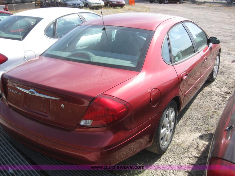 2001 Ford Taurus LX in Topeka, KS | Item 6641 sold | Purple Wave