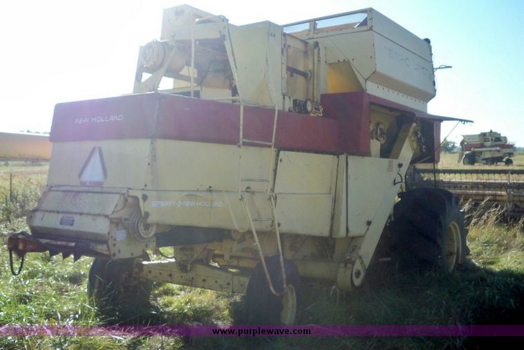 New Holland TR70 combine in Talala, OK | Item 7529 sold | Purple Wave