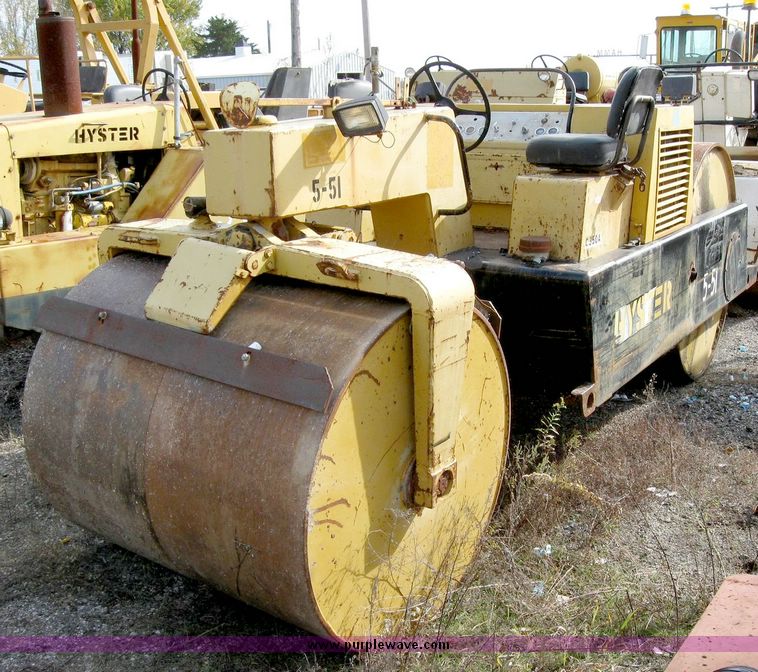 Hyster C350A roller packer in Perry, KS | Item 8829 sold | Purple Wave