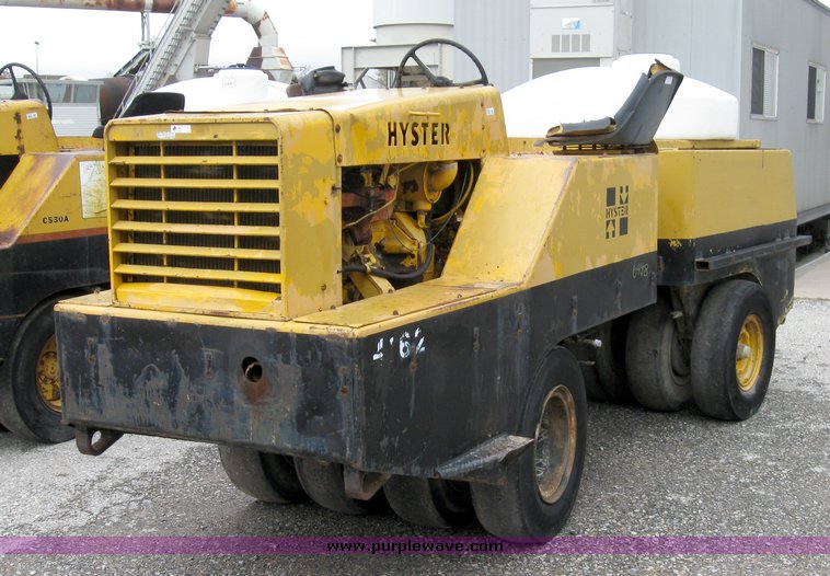 Hyster C530A pneumatic roller in Lawrence, KS | Item 6948 sold | Purple ...