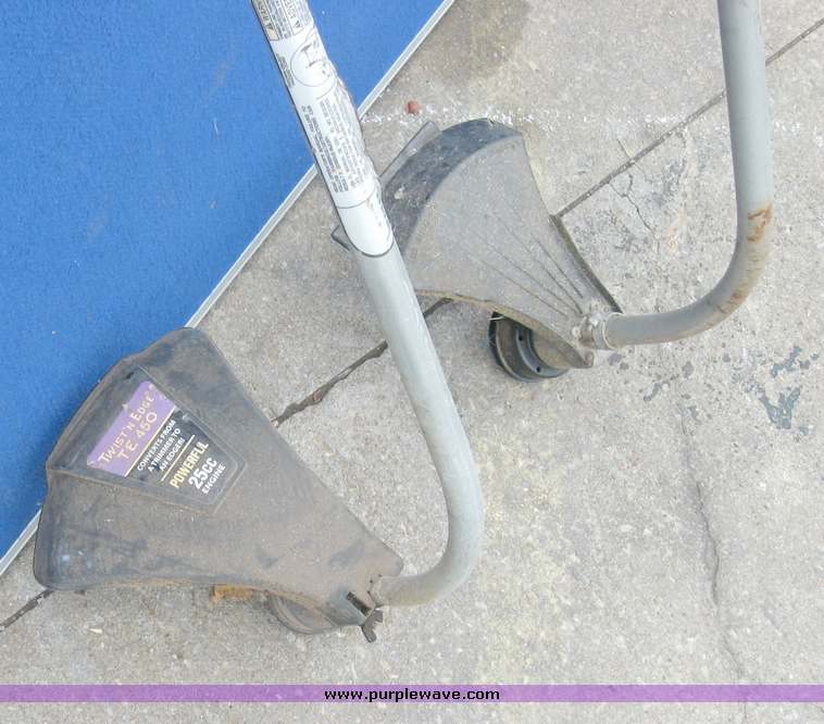 Ryobi 200R 31cc weed eater in Manhattan, KS | Item 3479 sold | Purple Wave