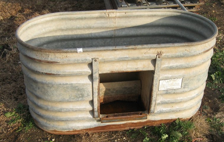 Galvanized hog water tank in Manhattan, KS | Item 3082 sold | Purple Wave