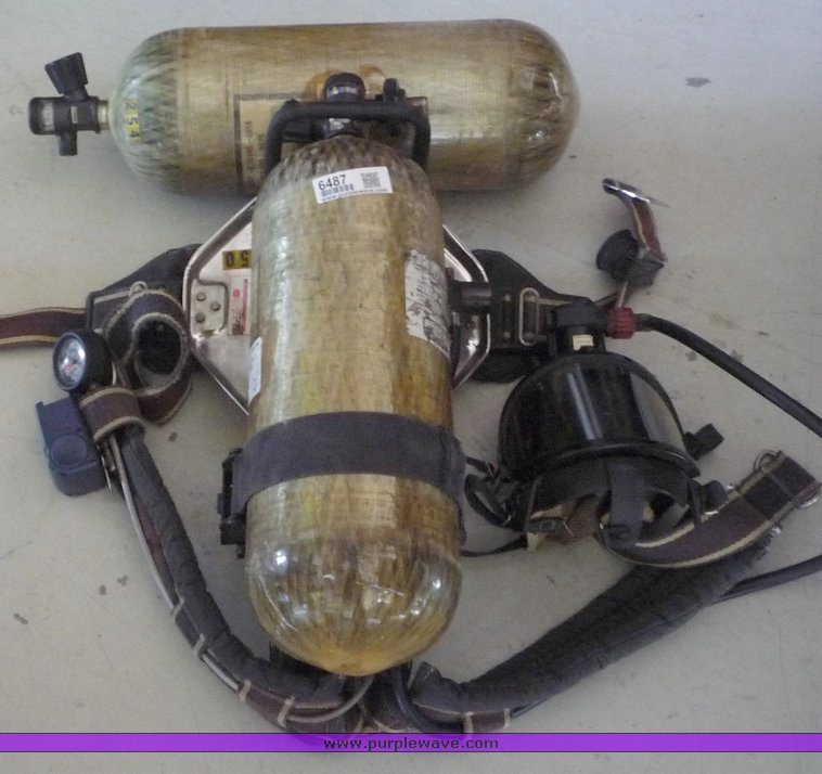Magnum ISI self contained breathing apparatus with P.A.S.S. device in ...
