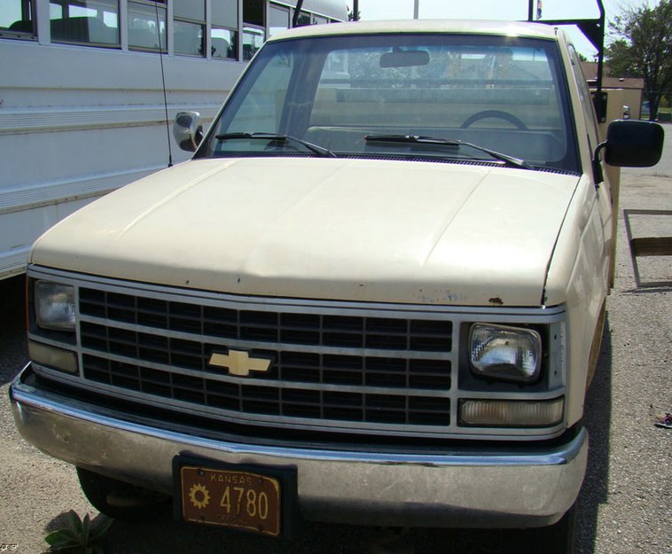 1992 Chevrolet C2500 in El Dorado, KS | Item 8382 sold | Purple Wave