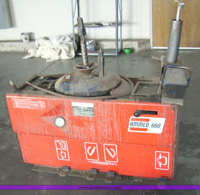 Ammco 660 center post tire machine in Hutchinson, KS | Item 9081 sold ...