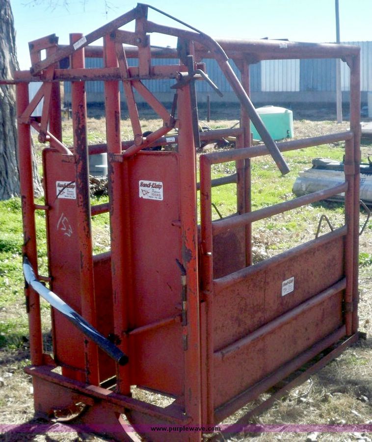 Handi-Clasp calf chute in Great Bend, KS | Item 4223 sold | Purple Wave