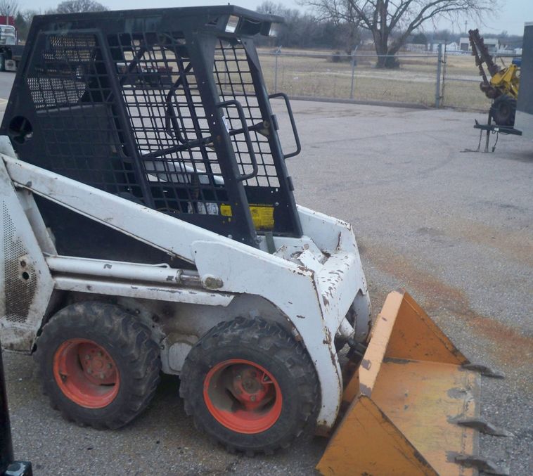 Bobcat Farmboy 440B skid steer in Derby, KS | Item 6007 sold | Purple Wave