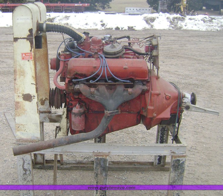 International 304 irrigation engine with clutch in Cunningham, KS ...