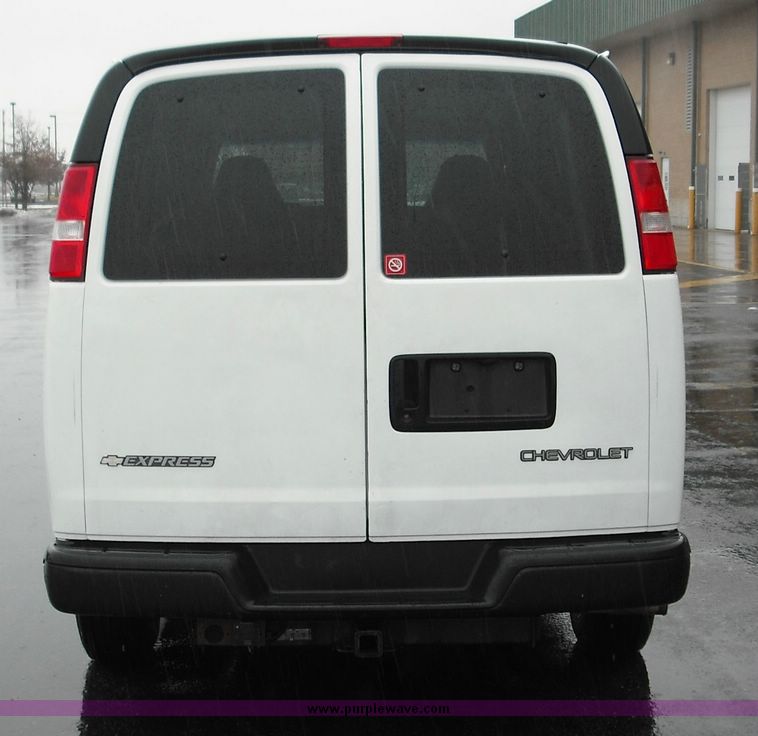 2003 Chevrolet Express G3500 van in Sikeston, MO | Item 3240 sold ...