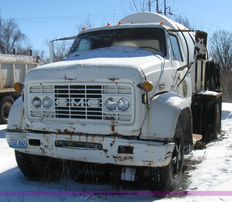 1968 GMC water truck in Kansas City, MO | Item 5447 sold | Purple Wave