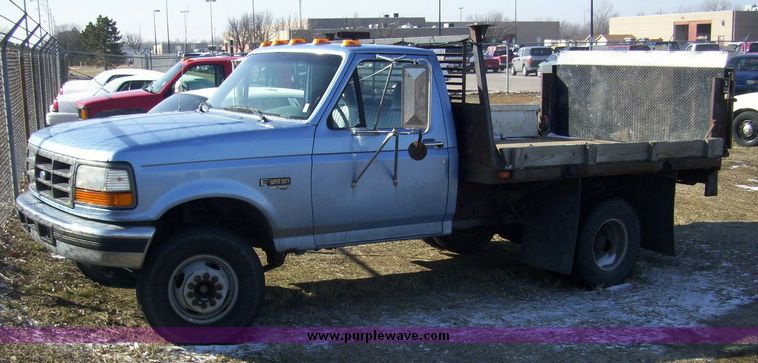 1997 Ford F47 Super Duty in Wichita, KS | Item 4609 sold | Purple Wave