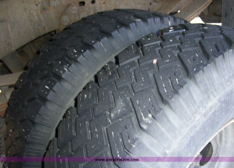 1997 Ford F47 Super Duty in Wichita, KS | Item 4609 sold | Purple Wave