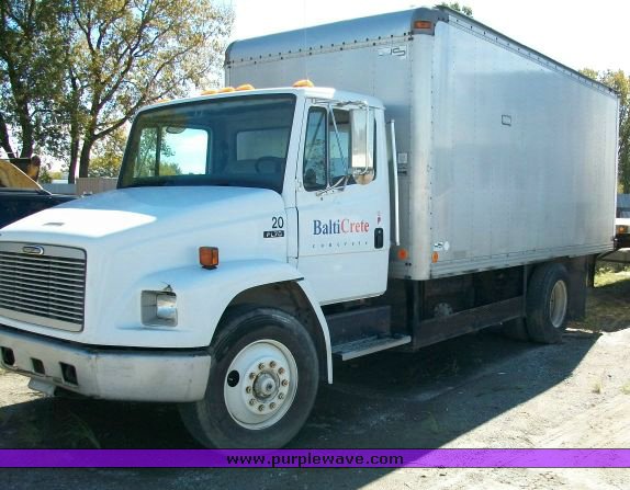 1999 Freightliner Medium Conventional FL70 box truck in Chicago, IL ...