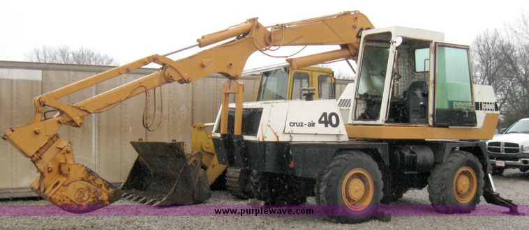 Case Cruz Air 40 Drott wheel excavator in Lawrence, KS | Item 5685 sold ...