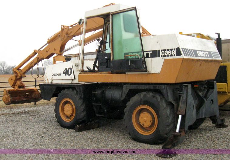 Case Cruz Air 40 Drott wheel excavator in Lawrence, KS | Item 5685 sold ...