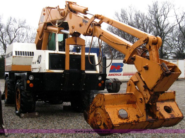 Case Cruz Air 40 Drott wheel excavator in Lawrence, KS | Item 5685 sold ...