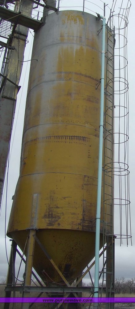 100 ton cement storage tank in Atwood, KS | Item 6655 sold | Purple Wave
