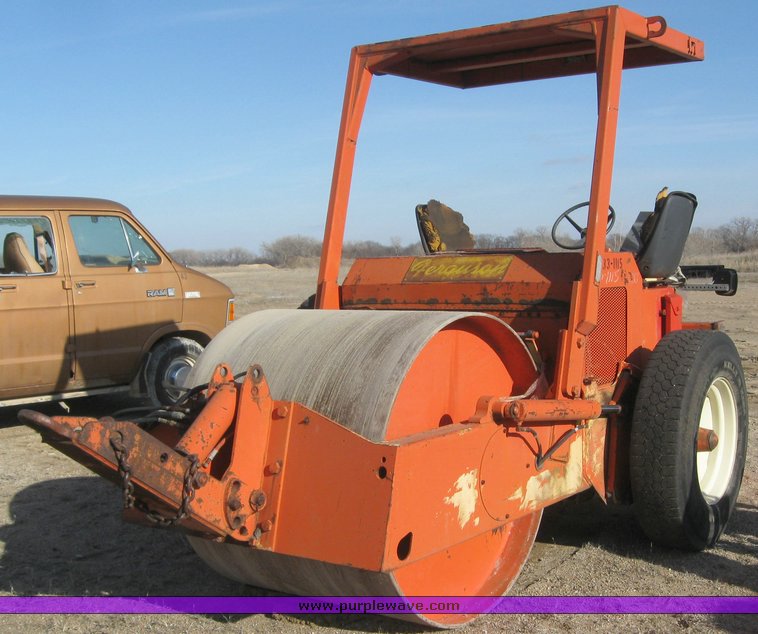 Ferguson 4G asphalt packer in Concordia, KS | Item 7877 sold | Purple Wave