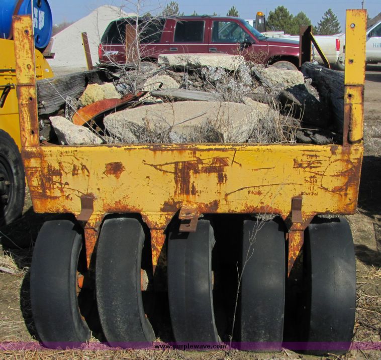 Pull type roller packer in Hillsboro, KS | Item 3426 sold | Purple Wave