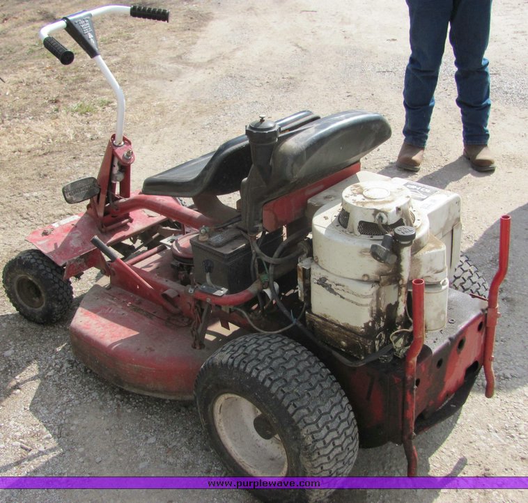 Snapper 30" riding lawn mower in Neodesha, KS | Item 5079 sold | Purple ...