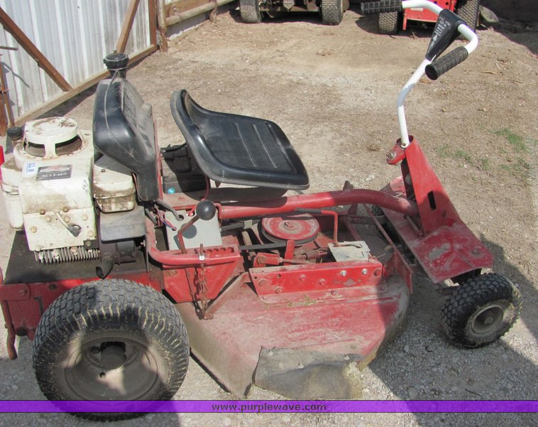Snapper 30" riding lawn mower in Neodesha, KS | Item 5079 sold | Purple ...