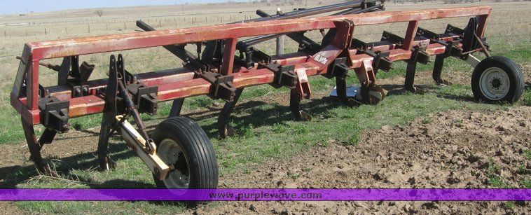 Dammer Diker 9 shank ripper in Rosston, OK | Item 6239 sold | Purple Wave
