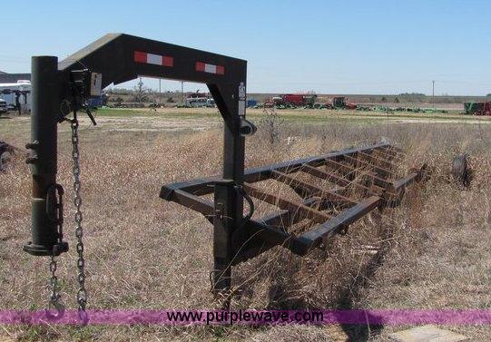 36' tandem axle gooseneck header trailer in Pratt, KS | Item 3075 sold ...