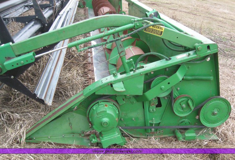 1998 John Deere 930 30' rigid platform header in Seneca, KS | Item 6066 ...