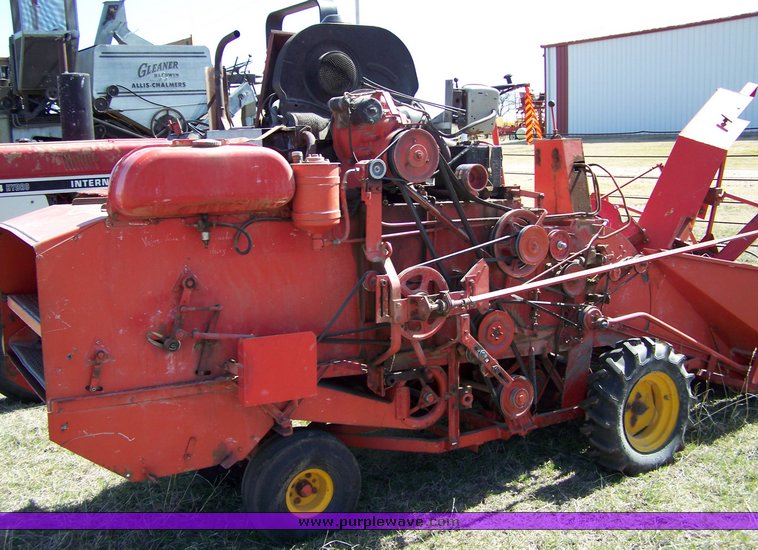 Hege plot combine in Hays, KS | Item 8628 sold | Purple Wave