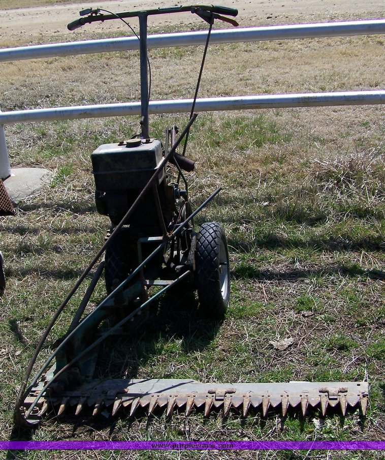 Self propelled 3' sickle mower in Hays, KS | Item 8646 sold | Purple Wave