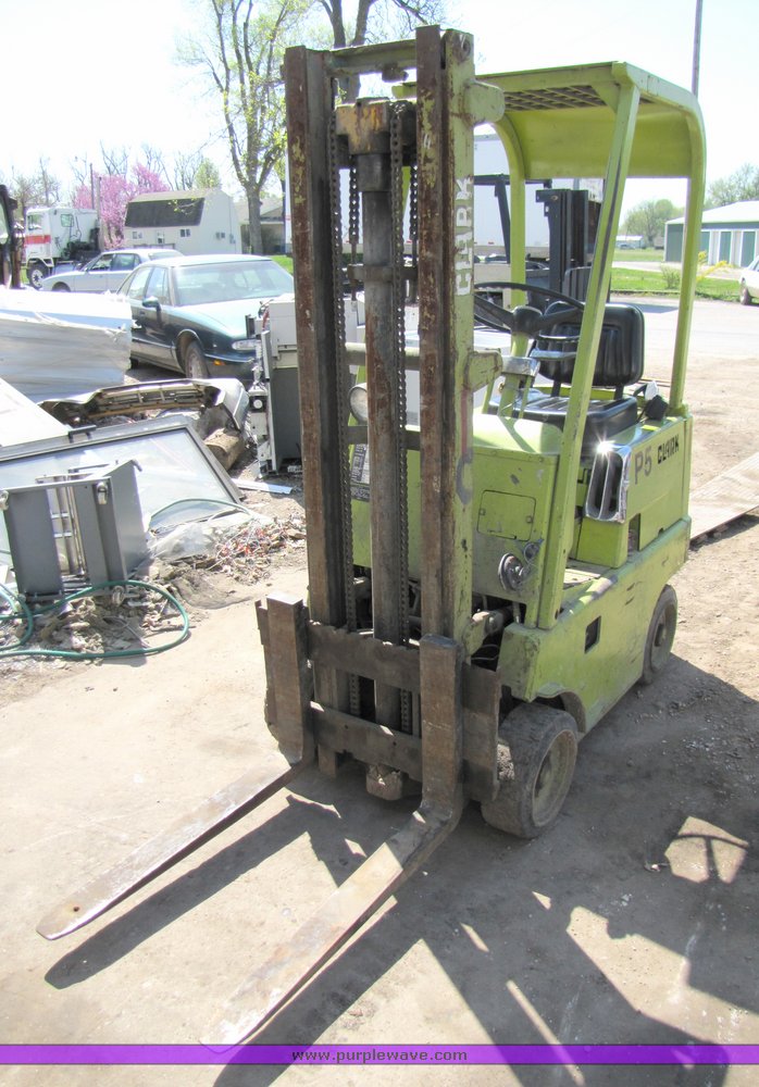 Clark C25 forklift in Fairview, MO | Item 3063 sold | Purple Wave