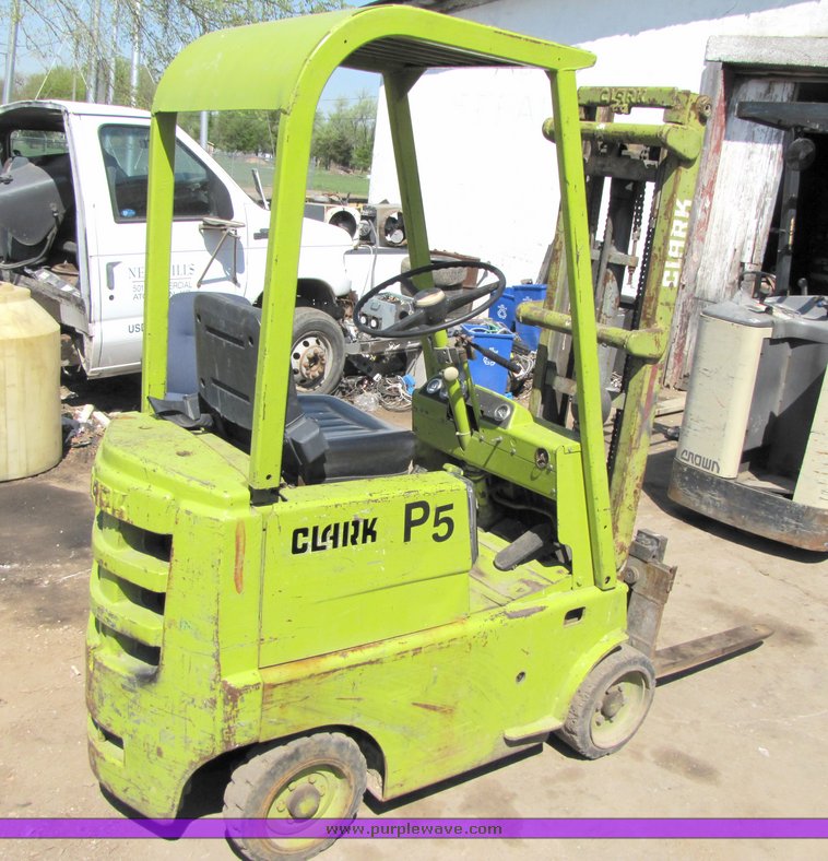 Clark C25 forklift in Fairview, MO | Item 3063 sold | Purple Wave