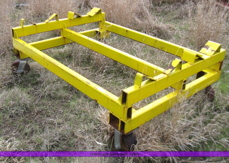 Portable tank rack in Stockton, KS | Item 7124 sold | Purple Wave