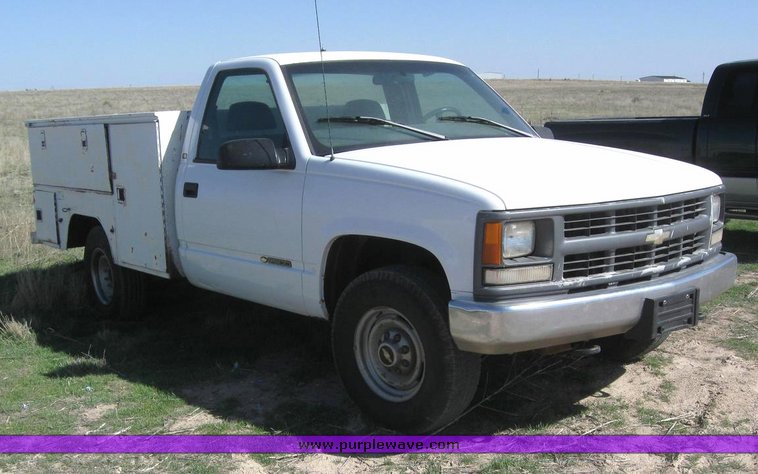 1997 Chevrolet C2500 pickup in Optima, OK | Item 6222 sold | Purple Wave