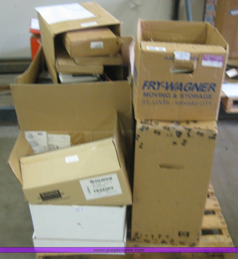 Assorted cables, keyboards and office furnishings/accessories in Topeka ...