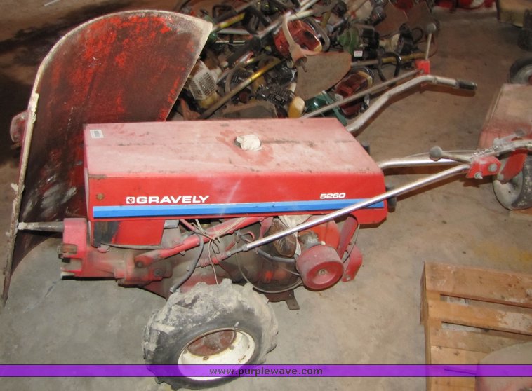 Gravely 5260 two wheel lawn tractor in Des Moines, IA | Item 3147 sold ...