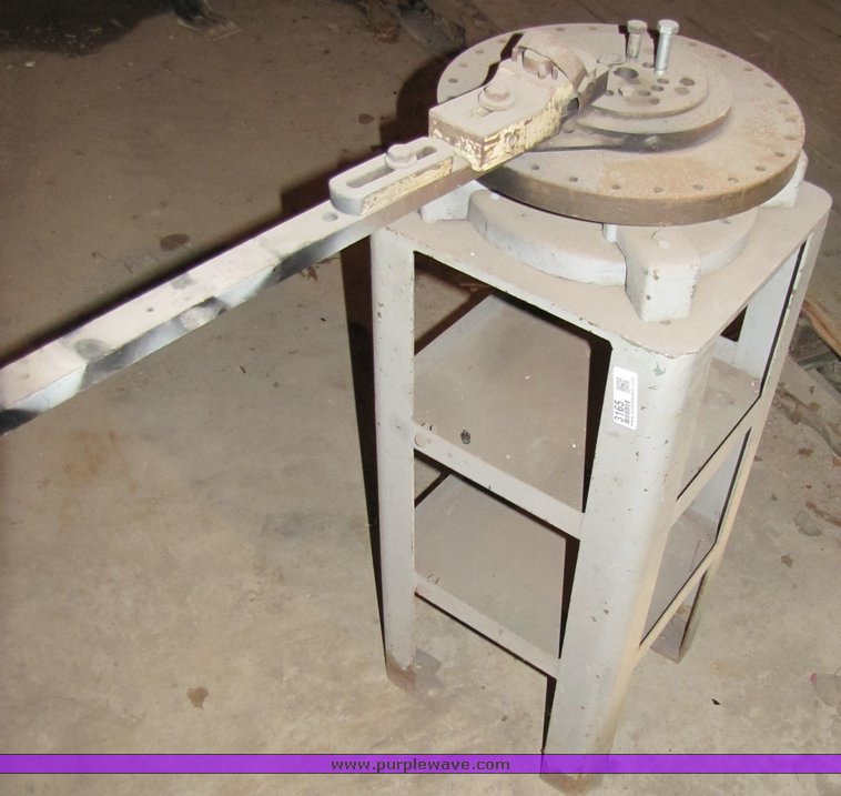 Wire/rod bender in Des Moines, IA | Item 3165 sold | Purple Wave